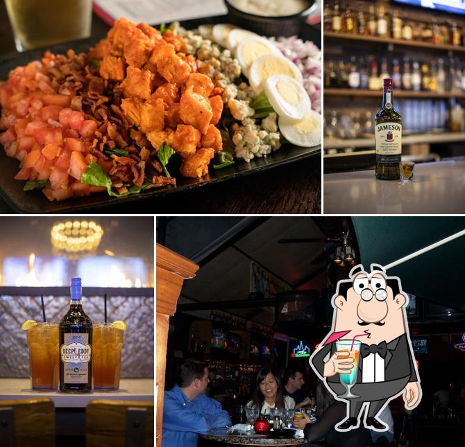 The Fireplace Inn, 1448 N Wells St in Chicago - Restaurant menu and reviews