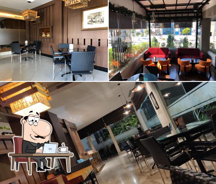 Excelso The Axana Hotel cafe, Padang - Restaurant reviews