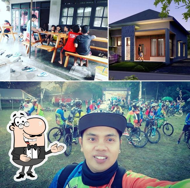 Yuyut Coffe pub & bar, Wringin Putih - Restaurant reviews