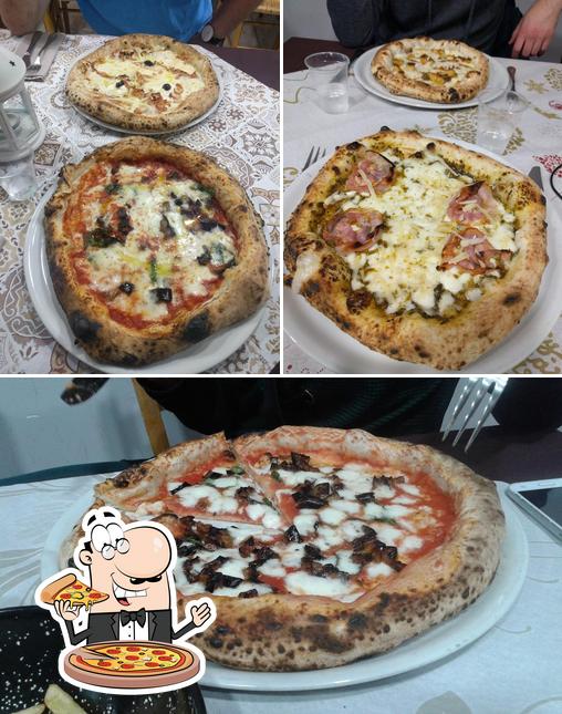 Pizzeria Da Padre In Figlio Pizzaioli Per Passione, Cava de' Tirreni ...
