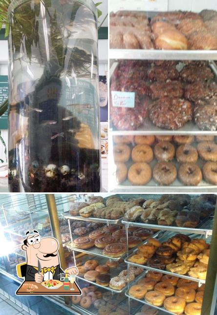 Paradise Donuts & Deli, Mission Viejo - Restaurant menu, prices and reviews