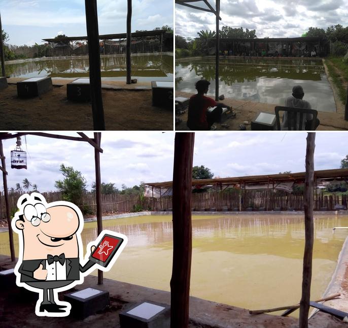 kolam pemancingan ikan mas "jagad" cafe, Metro - Restaurant reviews