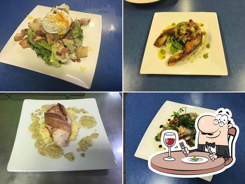 Holloways Pizza & Pasta in Holloways Beach - Restaurant reviews