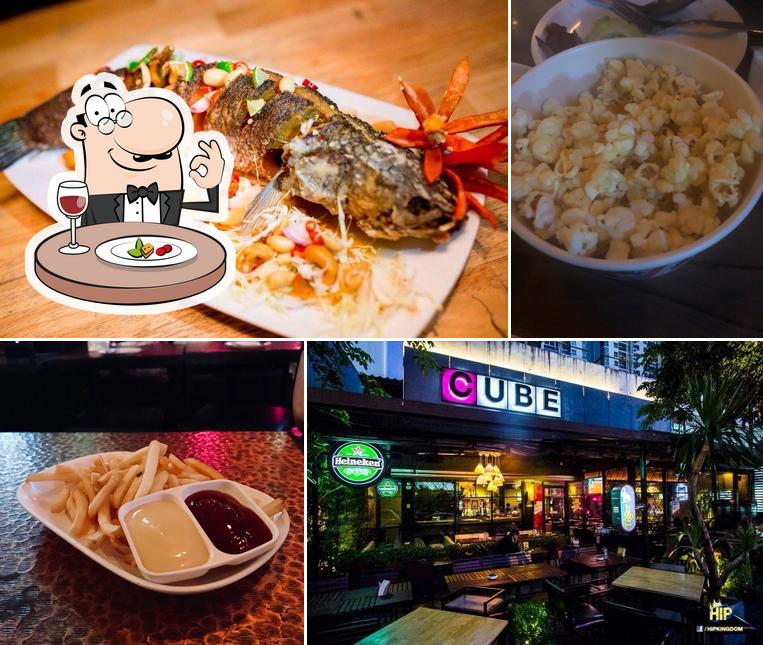 CUBE by moody's bar, Bangkok, 219 ถนน สมเด็จพระเจ้าตากสิน - Restaurant ...