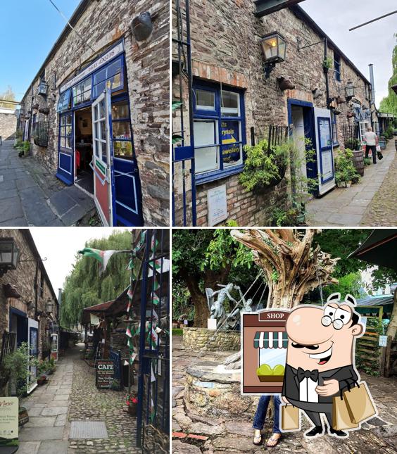 The Snug Restaurant & WOOD-FIRED PIZZERIA, High St in Newport ...