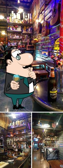 Planet Earth Bar & Restaurant, Phra Nakhon Si Ayutthaya, 14/8 ตำบล หัว ...