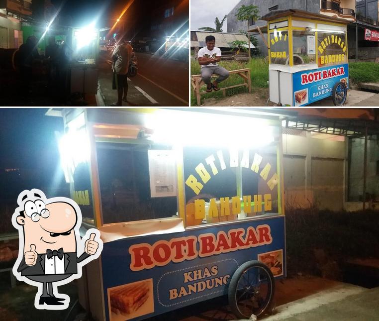 Roti Bakar Khas Bandung, Indonesia, 8V79+JQ9 - Restaurant reviews