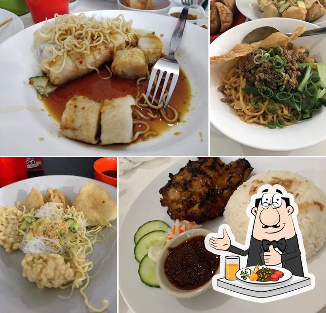 Famili Ria in Surrey Hills - Restaurant menu and reviews