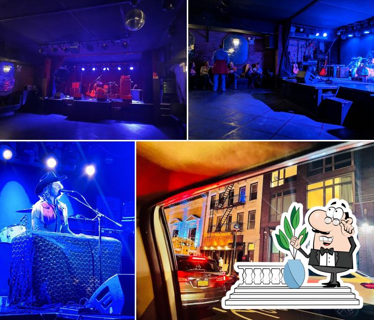 The Mercury Lounge, New York City - Restaurant menu, prices and reviews