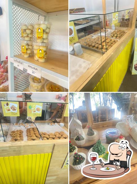 ขนมบ้านคุณย่า สาขาใหม่สูงเนิน, Maklua Kao - Menú del restaurante, precios y reseñas