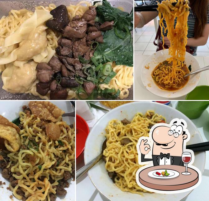 Famili Ria in Surrey Hills - Restaurant menu and reviews