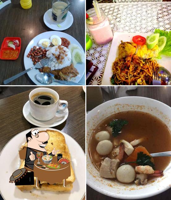 Bugis Kopitiam cafe, Jakarta, Stasiun Jl. Medan Merdeka Tim. No.1 ...