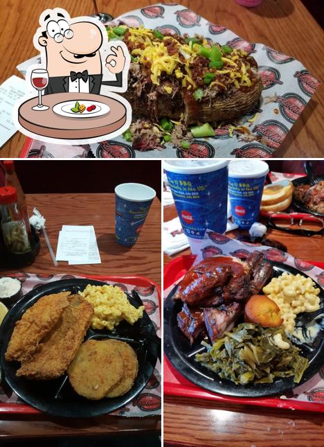 Full Moon Bar-B-Que in Montgomery - Restaurant menu and reviews