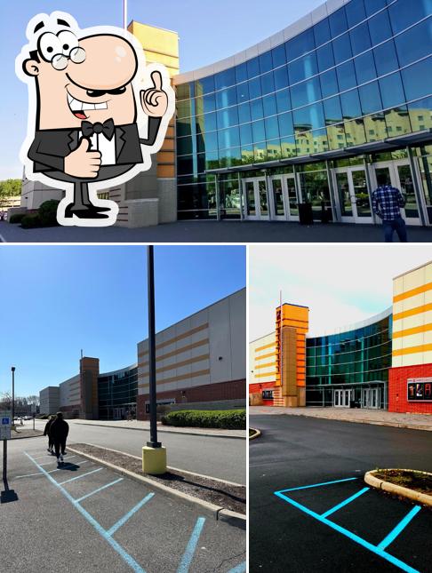 Kerasotes ShowPlace 14 • Secaucus in Secaucus - Restaurant reviews