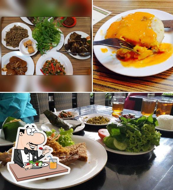 Rumah Makan Khas Sunda Ma' Uneh restaurant, Bandung - Restaurant reviews