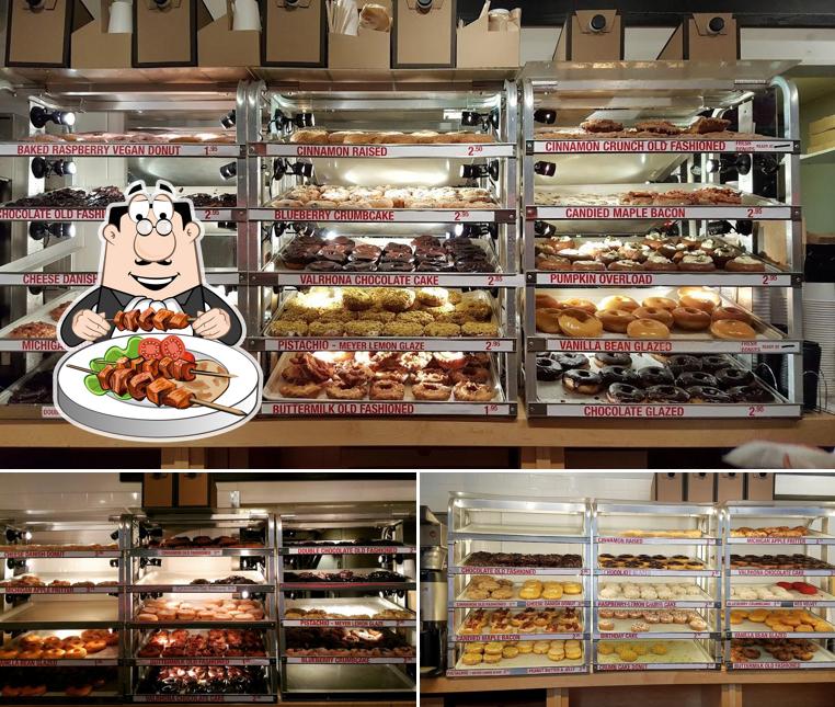 Do-Rite Donuts & Chicken, Chicago, Grand - Restaurant menu, prices and ...