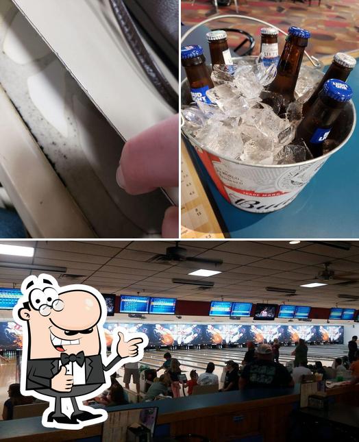 Royal Lanes Family Entertainment Center in Goose Creek - Restaurant ...