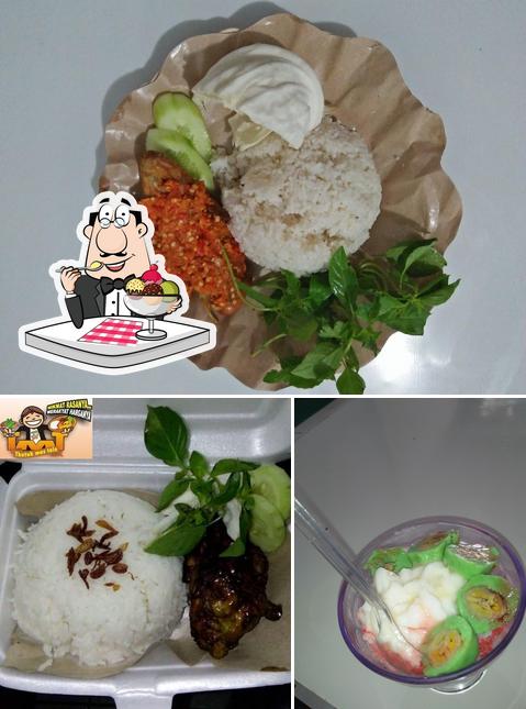 Ayam Thutuk Mas Tole (TMT) & Es Pisang Ijo restaurant, Indonesia ...