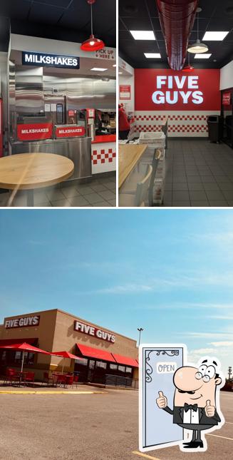 Five Guys in Cedar Falls - Restaurant reviews