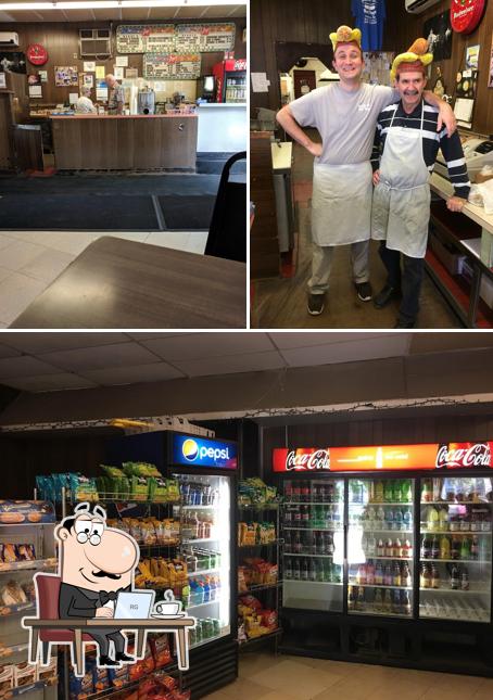 Smith Street Hot Dogs, Poughkeepsie - Restaurant menu, prices and reviews