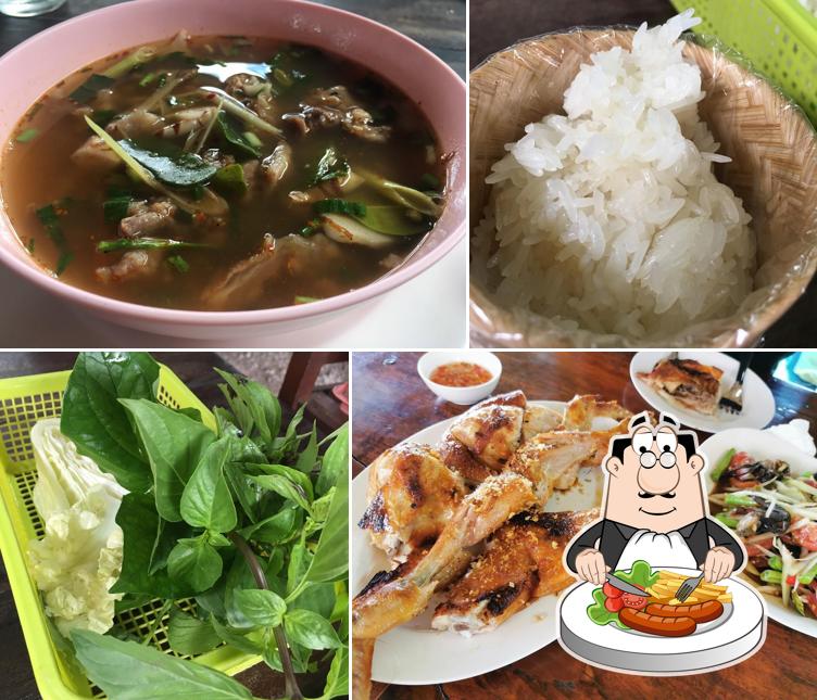 ร้านครูปิ้วไก่ย่าง ทางพาดภูเวียง & ของฝาก restaurant, Nong Ruea ...