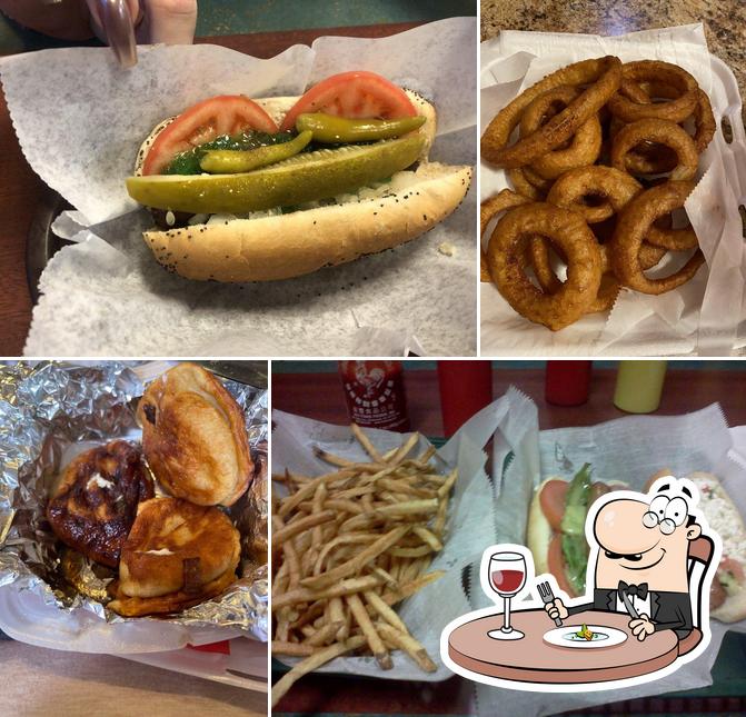 Dog Daze Gourmet Hot Dogs in Canton - Restaurant menu and reviews