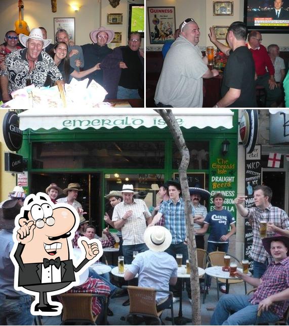 EMERALD ISLE BAR in Fuengirola