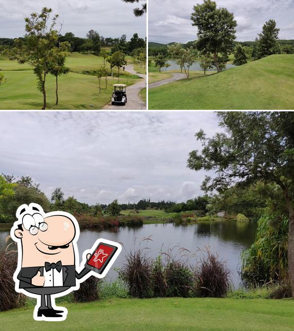 The Golden Ferret Restaurant and Golf Society Pattaya, Pattaya ...
