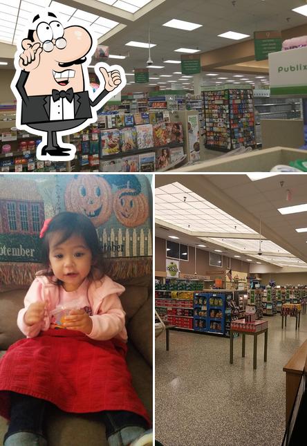 Publix Super Market at Promenade Shopping Plaza in Palm Beach Gardens