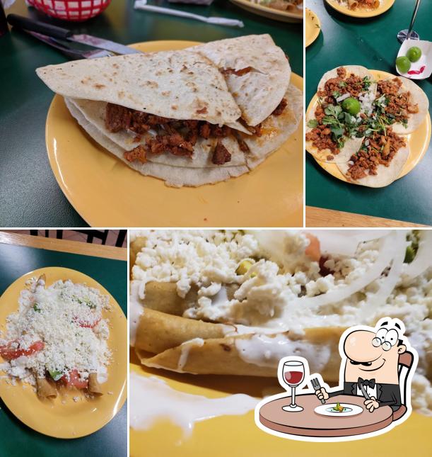El Cometa - Taqueria El Autentico Taco Mexicano, 1613 N Zaragoza Rd in ...