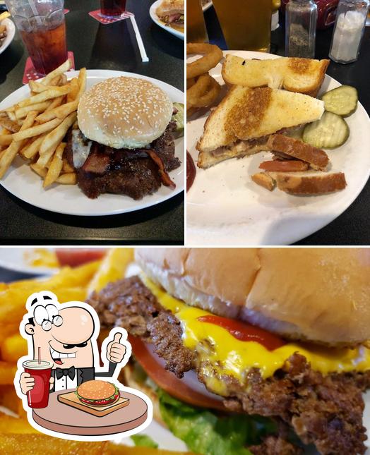 Hotshots Sports Bar & Grill in El Dorado - Restaurant menu and reviews