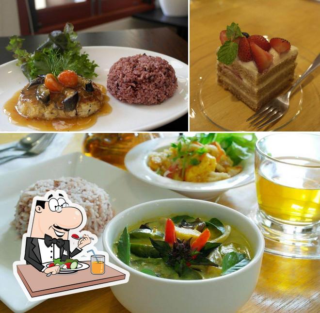 Natural Cafe by Coran, Bangkok, 94,96/1 Soi Charoenmitr, Ekamai 10 ...
