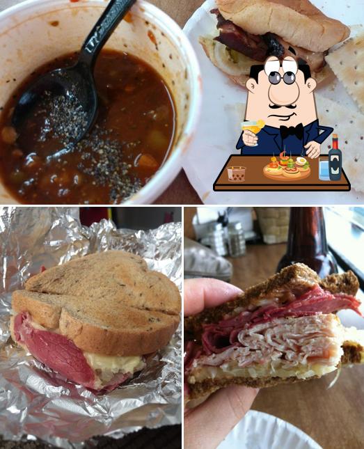 Morris' Liquors & Deli in Louisville - Restaurant menu and reviews
