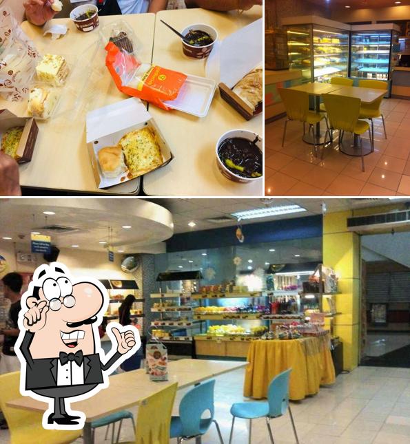 Goldilocks fast food, Manila, Goldilocks - Robinsons Place Manila ...