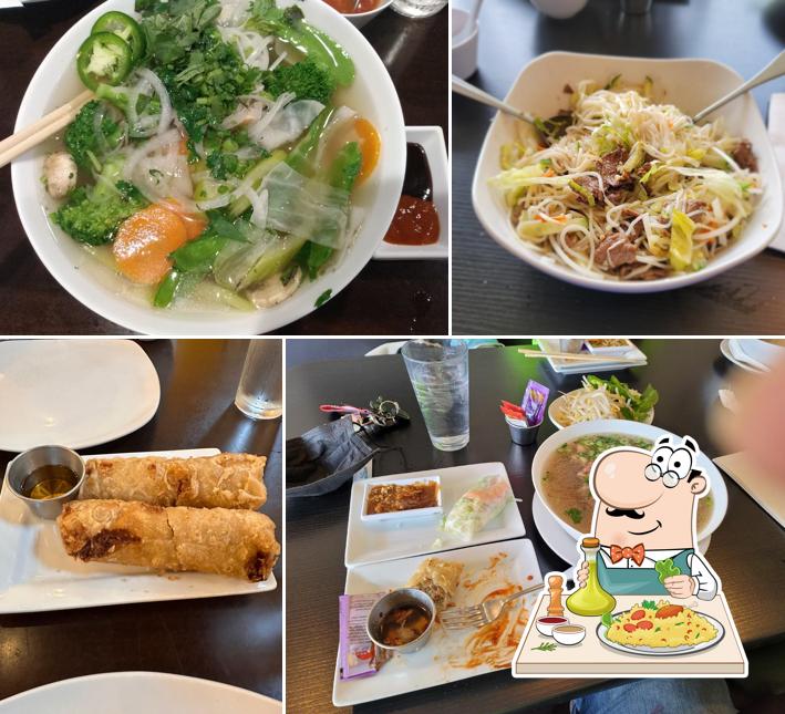 Que Viet Village House, Minneapolis - Restaurant menu, prices and reviews