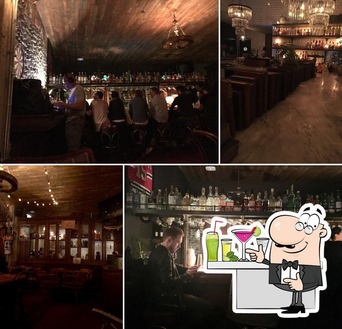 Fox Bar in Chicago - Restaurant menu and reviews