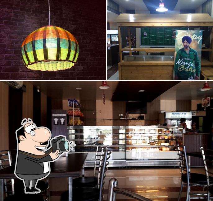 Best aloo Tikki in Mundi Kharar restaurants, winter 2023 - Restaurant Guru