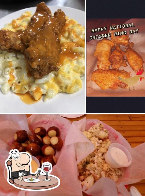 Roosters Wing Shack, Three Rivers - Restaurant menu, prices and reviews
