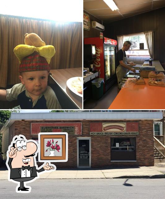 Smith Street Hot Dogs, Poughkeepsie - Restaurant menu, prices and reviews