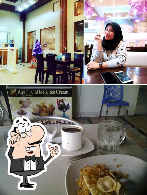Ray Coffee Shop cafe, Tebing Tinggi - Restaurant reviews