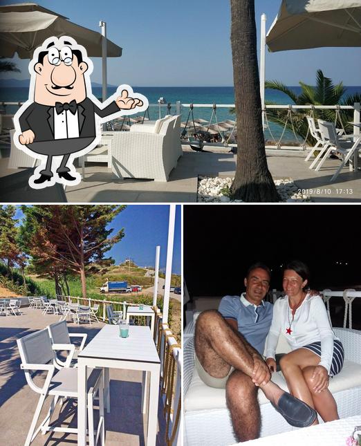 Beach Bar Legend, Nea Roda - Restaurant reviews