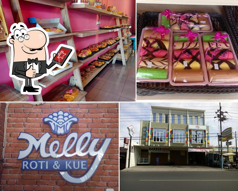 Melly Roti & Kue, Tropodo - Carta del restaurante y opiniones