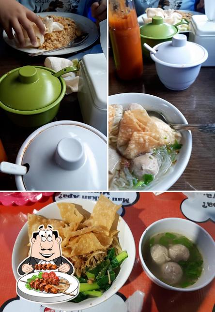 Bakso Malang Mas Pepen restaurant, Padang, Jl. Perintis Kemerdekaan No ...