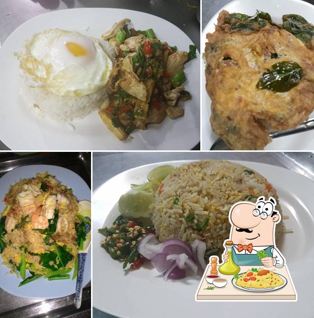 Uncle & Aunt Thai Food restaurant, Bangkok, ถนนเพชรบุรีต้ดใหม่ ...
