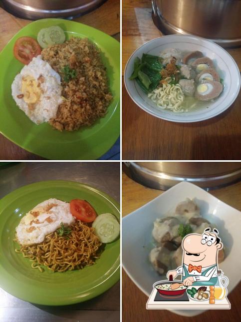 Mie Ayam Dan Bakso Buk Inun restaurant, Duri Barat, Jl.Hang Tuah RT.02 ...