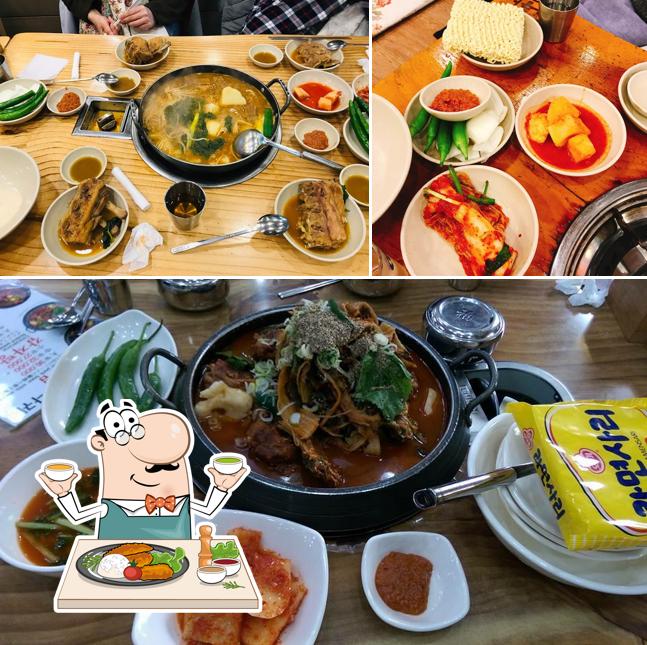 Jomaru Gamja-tang(pork back-bone stew), Seoul - Restaurant menu, prices ...