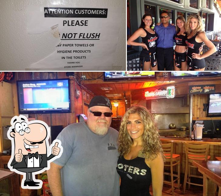 Hooters, 877 S Babcock St in Melbourne - Restaurant menu and reviews