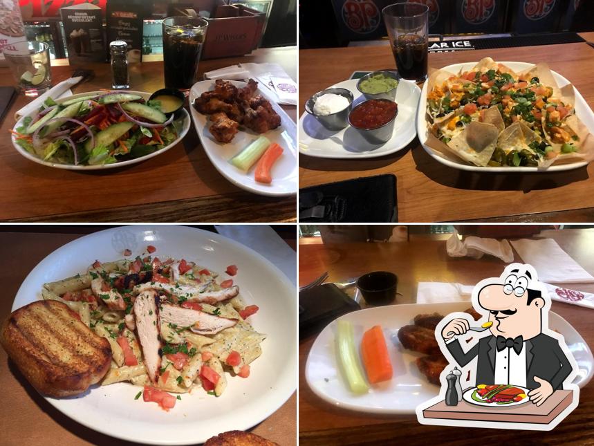 Best restaurants in SmartCentres Laval Mall - Restaurant Guru