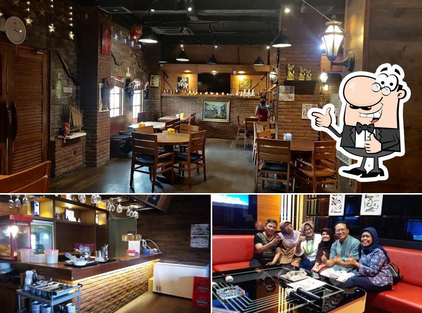 Chicken Win restaurant, Cilegon - Restaurant reviews