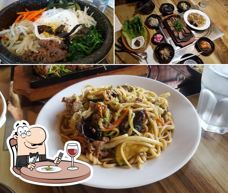 Lee House, 10704 97 St NW in Edmonton - Restaurant reviews